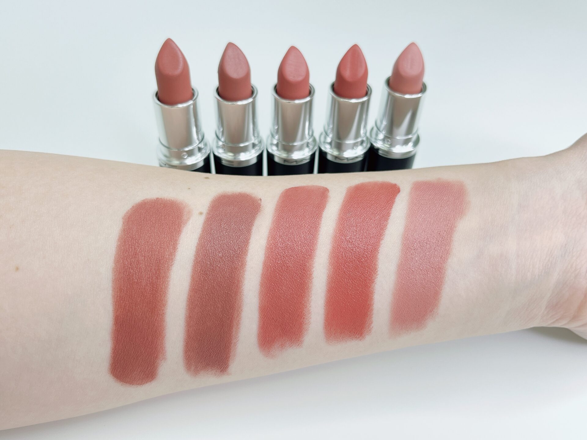 【イエベ・ブルベ別カラー指南】M･A･C人気リップを全色スウォッチ！ | キレイノート