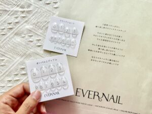 オーダーメイドで自分好みに！半永久的に使えるジェルネイルチップが話題 | キレイノート